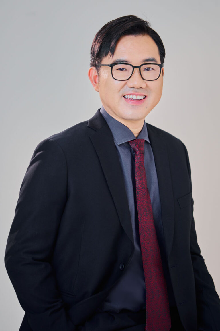 Dr Loo Wee Lim - SpineCare Singapore